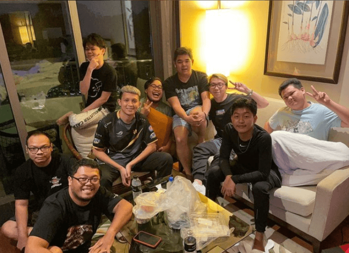 Xinnn, RRQ Hoshi의 주력 저격수이자 암살자