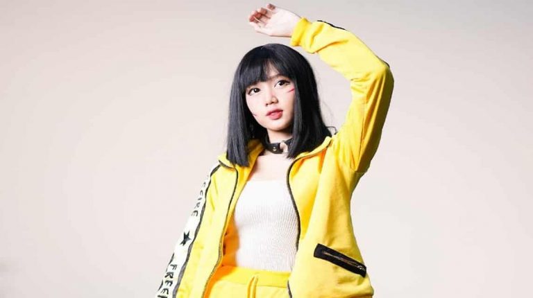 It turns out that this is the real face of Kelly FF in the real world ...