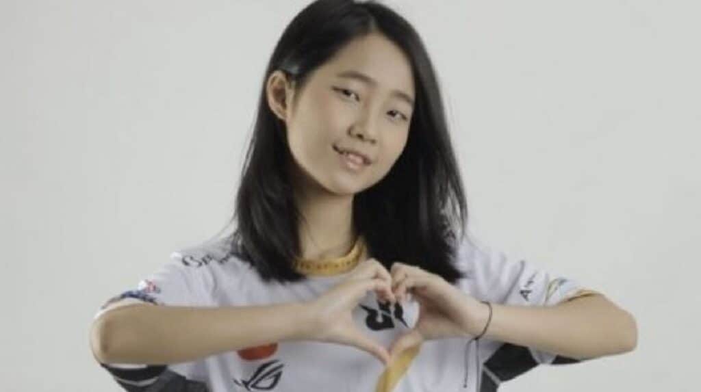 Let's Meet Roaster RRQ Mika